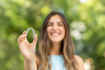 Invisalign Elastics | Balmoral Dental Centre